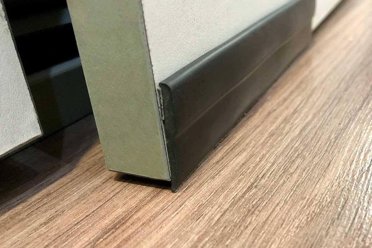 Les différents types de joints de bas de porte : types et pose